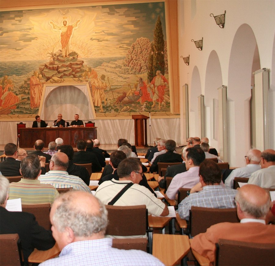 “El Dios compasivo y misericordioso. ‘Dios-con-nosotros ...