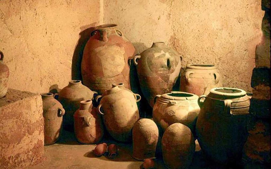 “El vino nuevo se echa en odres nuevos y así las dos cosas se conservan ...