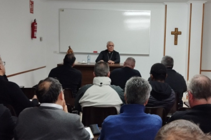 El Arzobispo Emérito De Granada Dirigió El Retiro De Adviento De Los